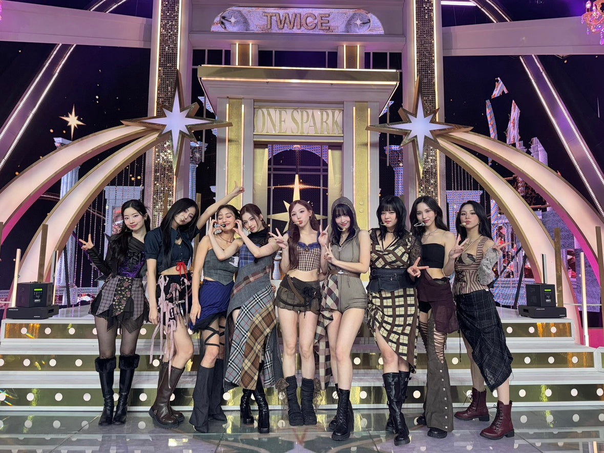 [Kpop Planet News] TWICE Places First No.1 Album On Billboard 200 With ...
